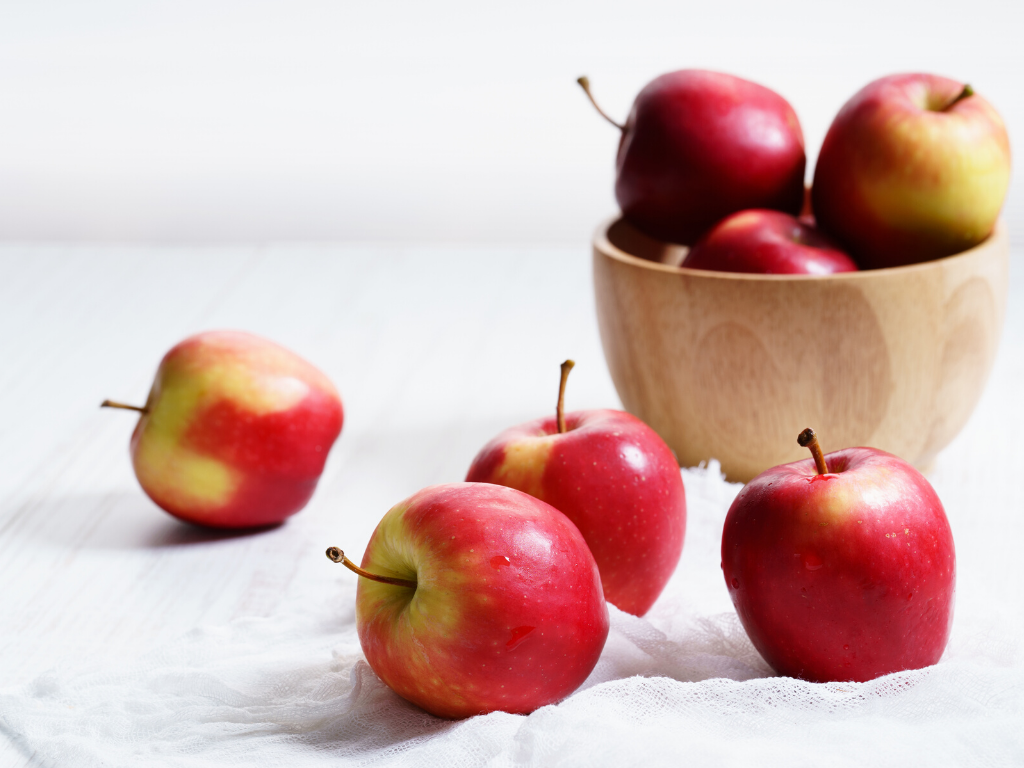 Proč jíst JABLKA… | Zuzana Douchová